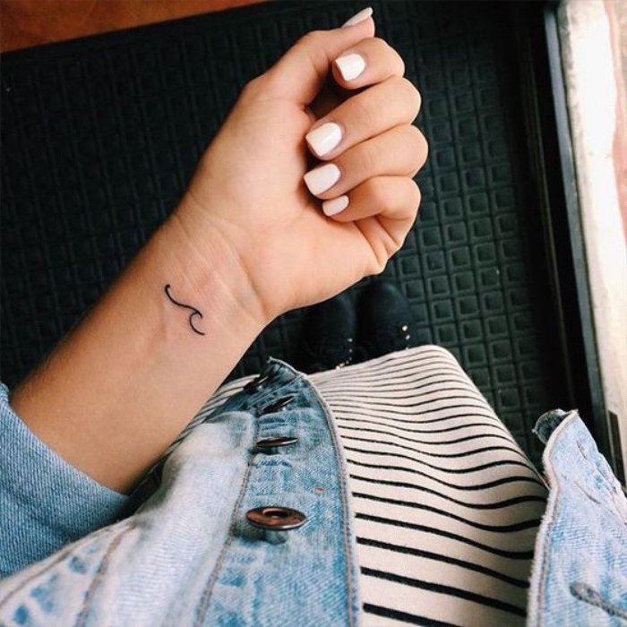 El encanto del tatuaje pequeño en 100 fotos que les van a enamorar